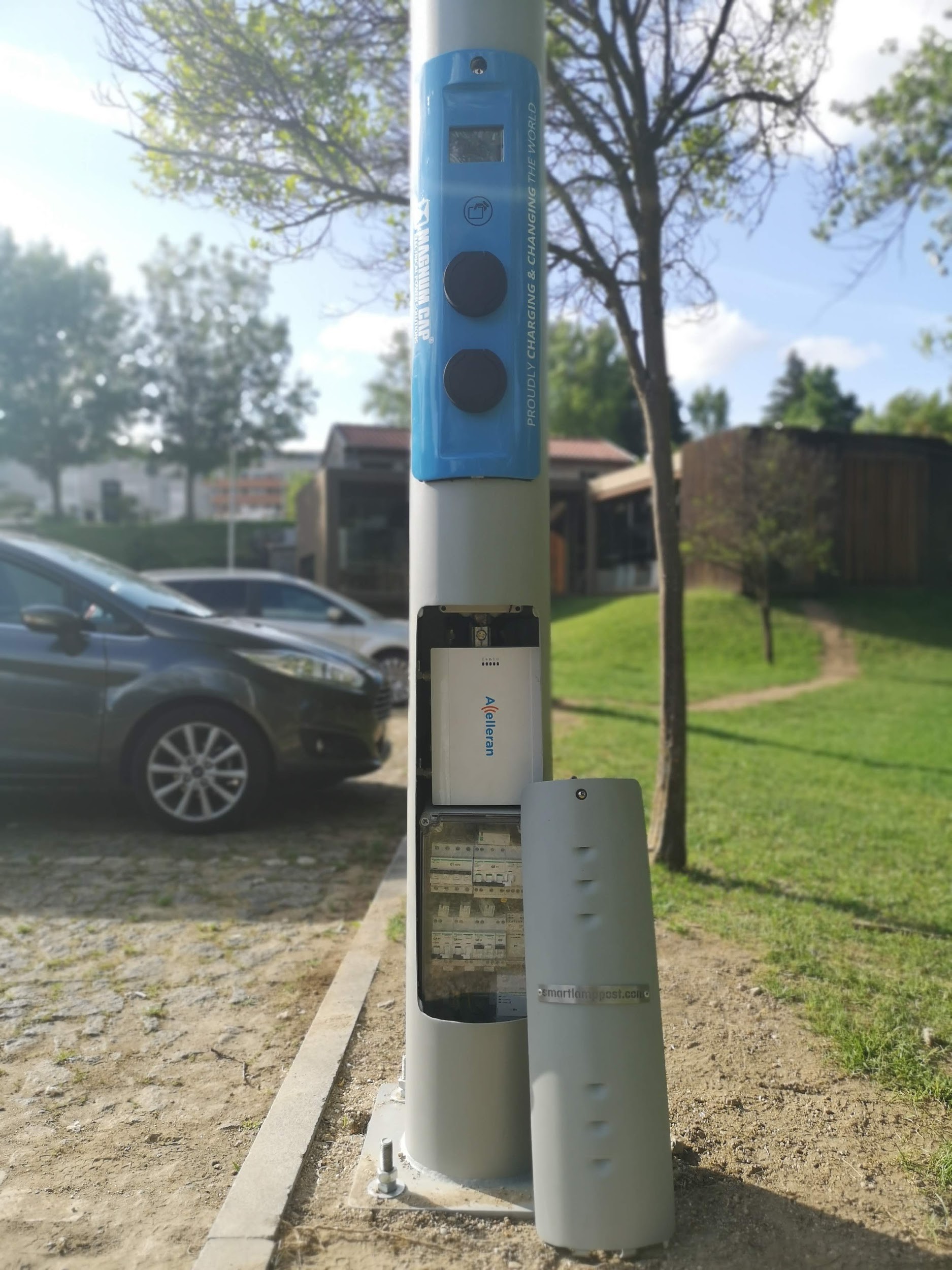 The unveiling of 5G Ready Smart Urban Furniture and deployment of a ...